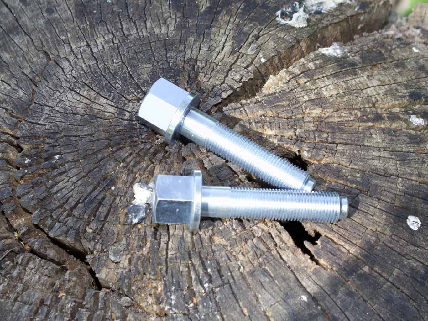 Flanged Kingpin Oiler Bolts - Wolf Performance